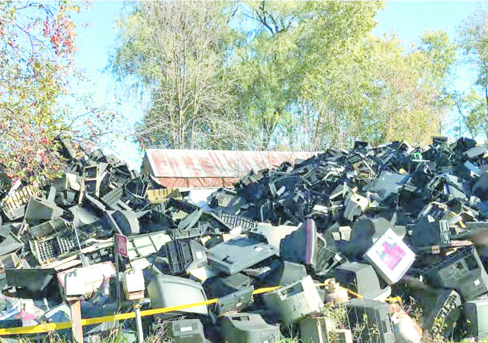 Electronic waste dump cleaned up | News, Sports, Jobs - The Mining Gazette